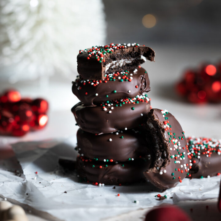 Chocolate Covered OREOs - This Jess Cooks